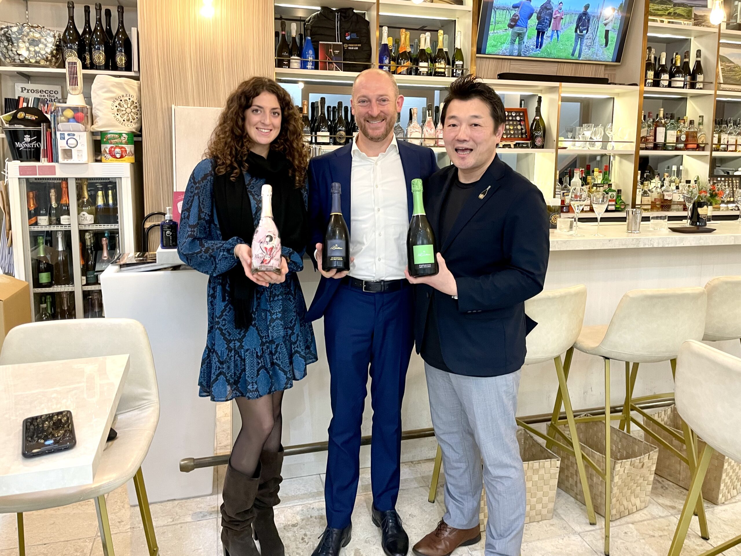 プロセッコ「レ・コンテッセ」ワイナリーご当主のダビデ・ボノットさん来店 – 【公式】マルティノッティ プロセッコ バー＆カフェ ...